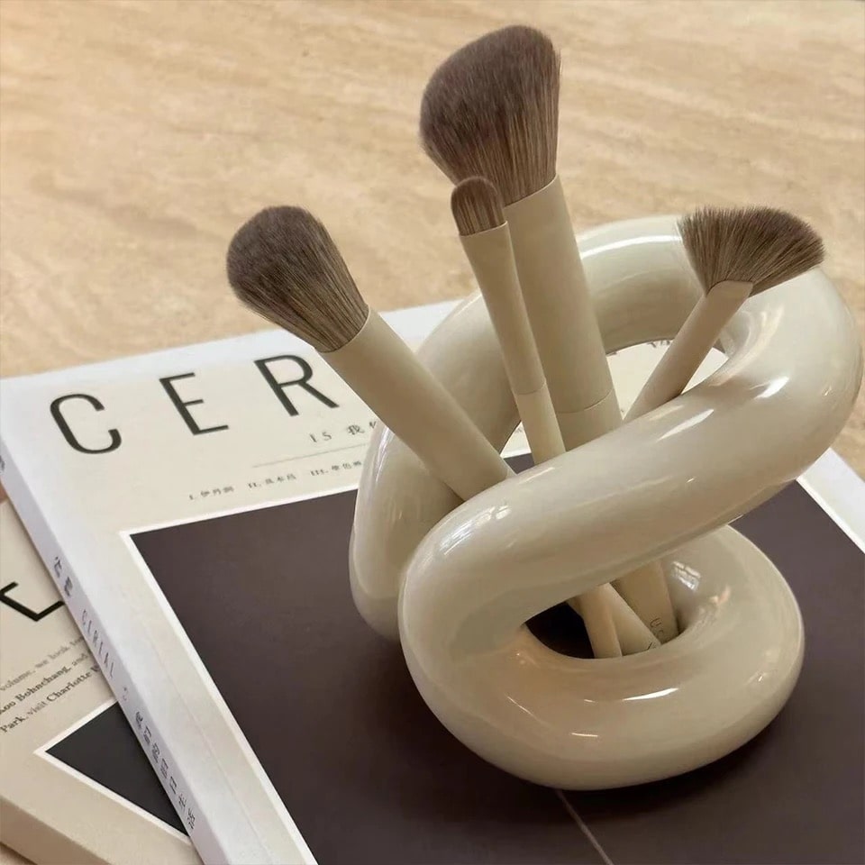 Ceramic Brush Holder: Bedroom Decor Makeup Accessories