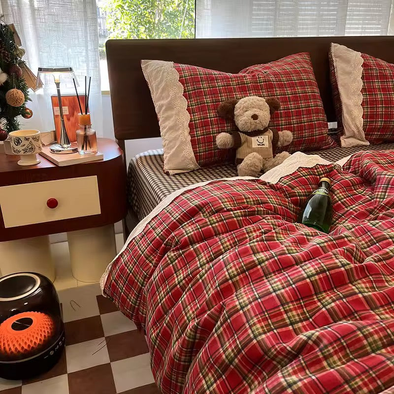Cottagecore Red Plaid Bedding Set – Retro Comforter for Dorm Decor ...