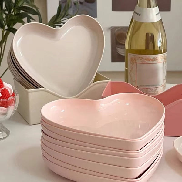 Pink Heart Dishes Set – Love Heart Plastic Plates for Party