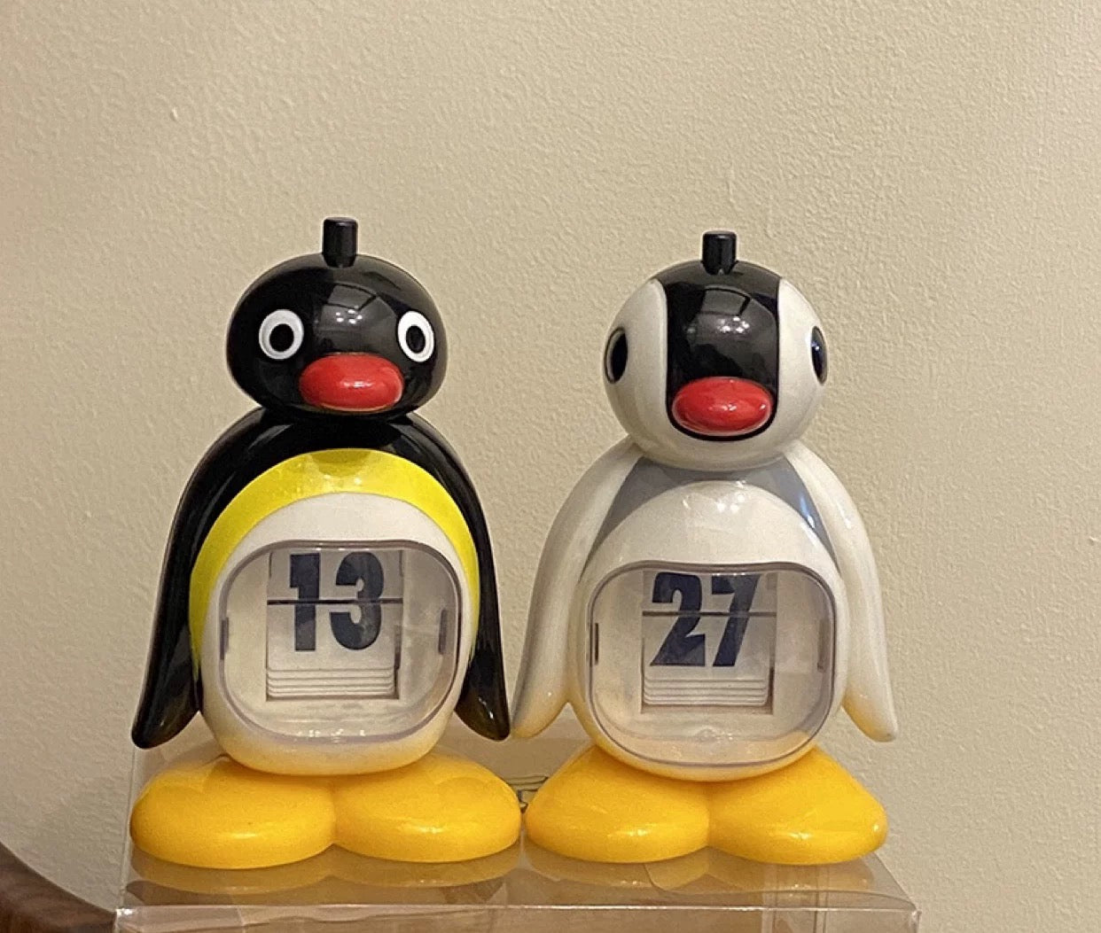 Penguin Calendar – Perpetual Desktop Decoration & Gift